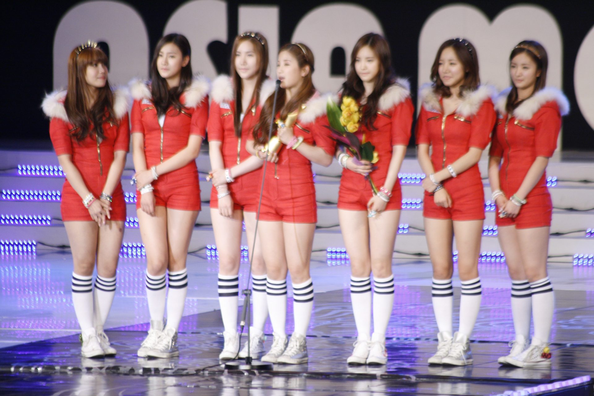 'Online Exhibition' for the 10th anniversary of Apink's debut - Kbopping