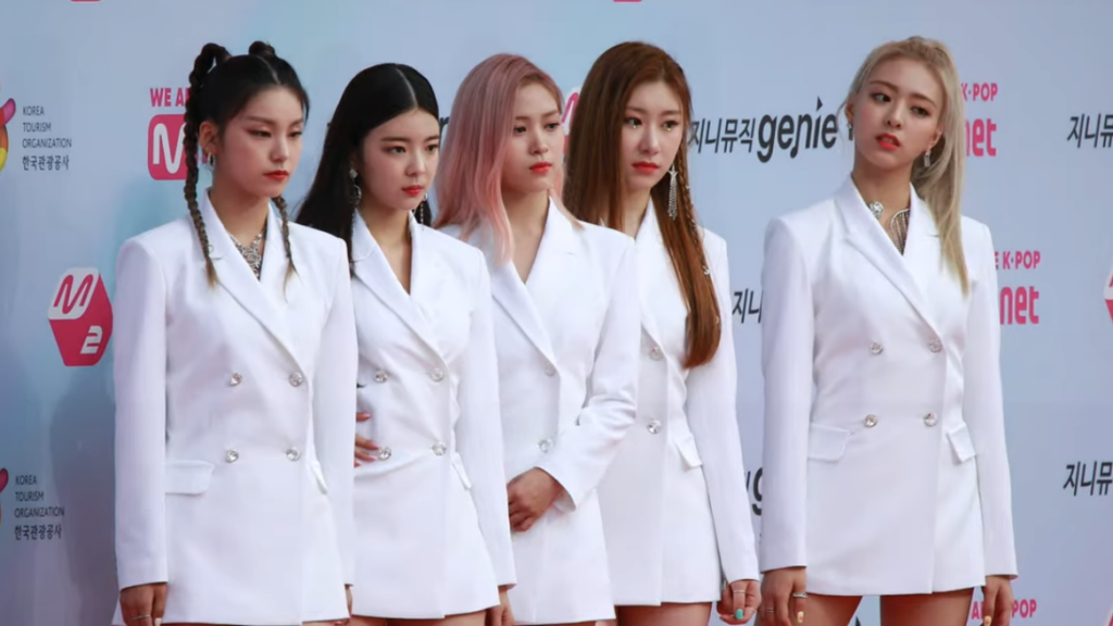 ITZY enters into Billboard's main chart, Billboard 200 - Kbopping