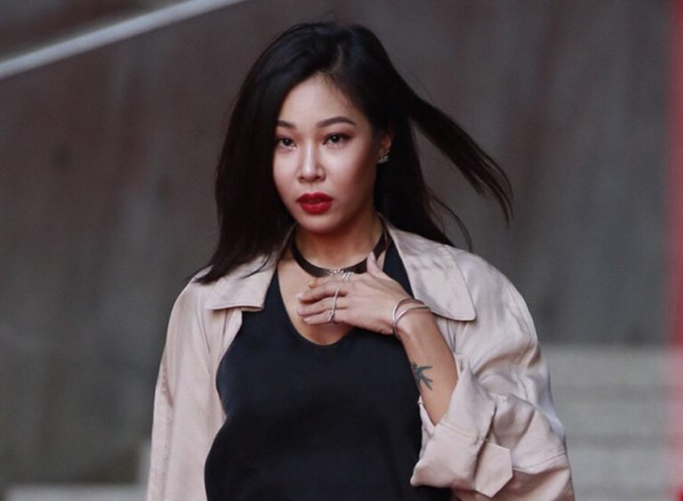 Jessi is back...A new photo on her Instagram with '#0317' - Kbopping