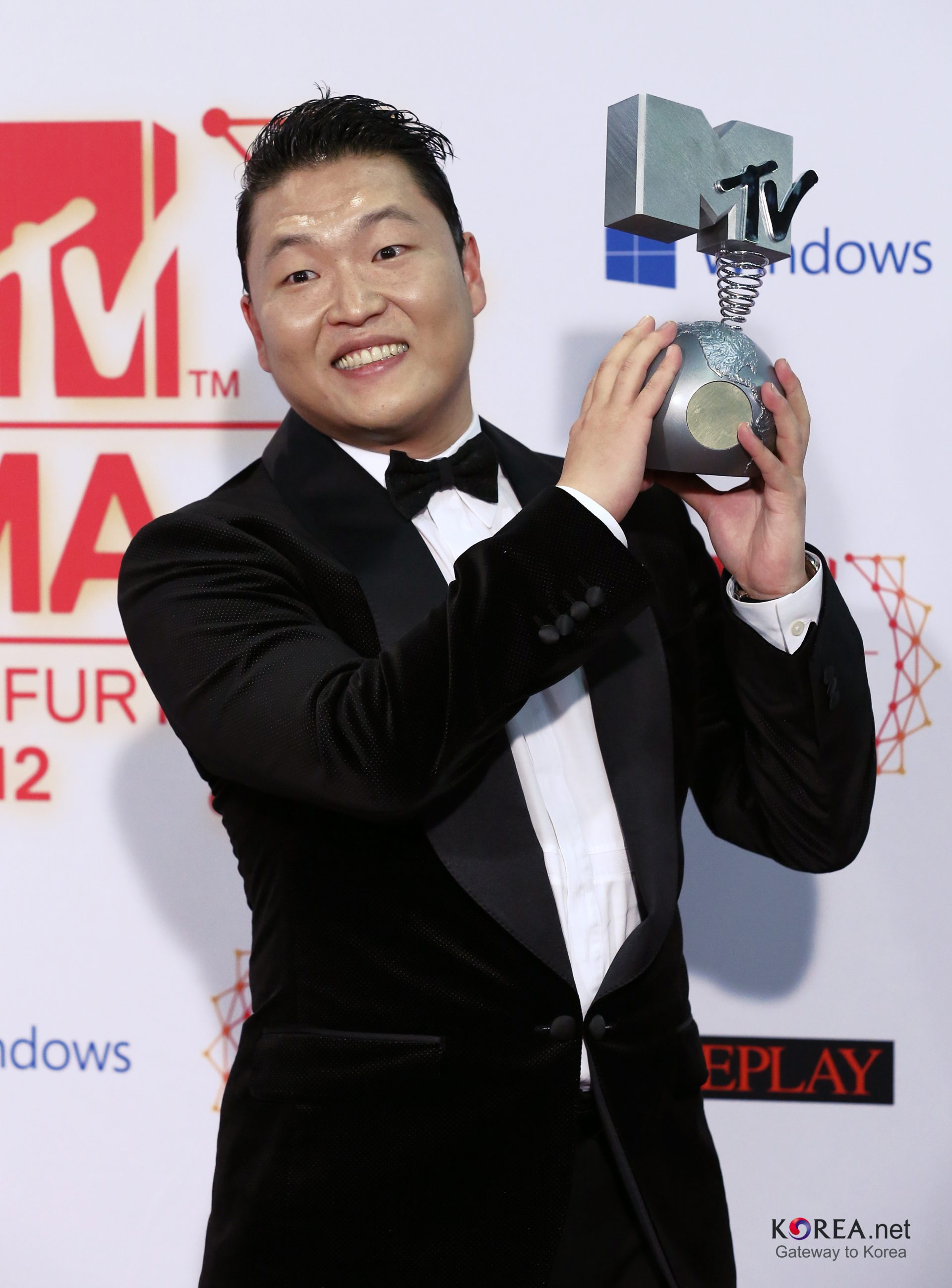 PSY beats Lim Young-woong and IVE to win 1st place on 'Music Core ...