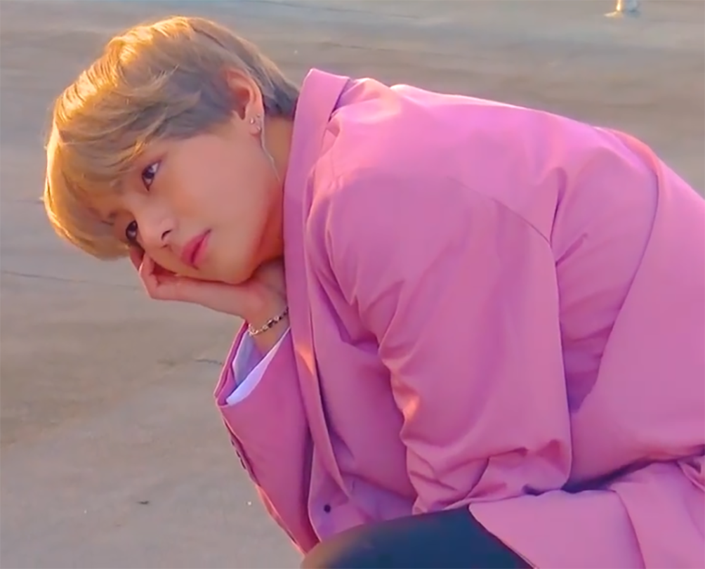 BTS V, the fever shook Japan - Kbopping